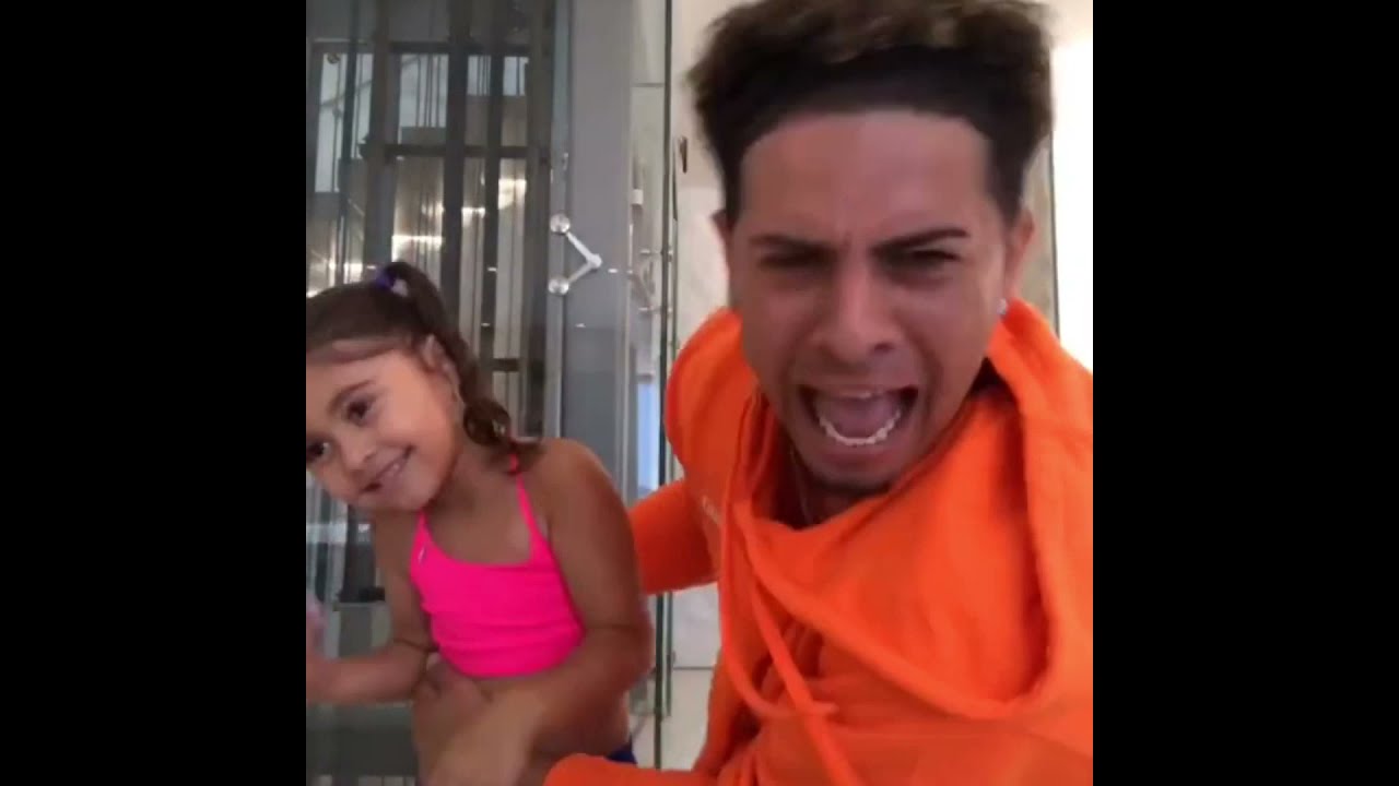 THE ACE FAMILY TIKTOK COMPILATION ELLE DANCING WITH AUSTIN - YouTube