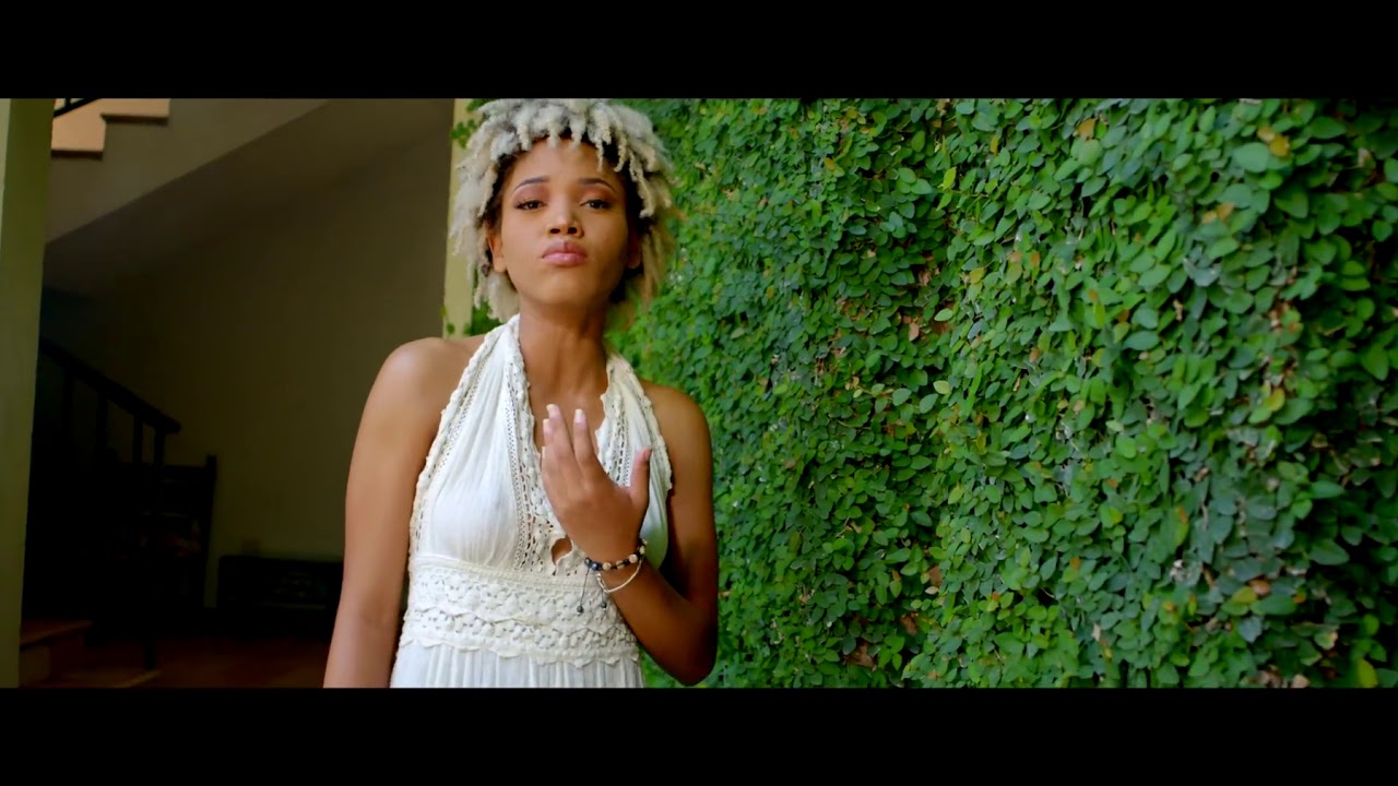 DANOLA Premye fwa official Video Misic - YouTube