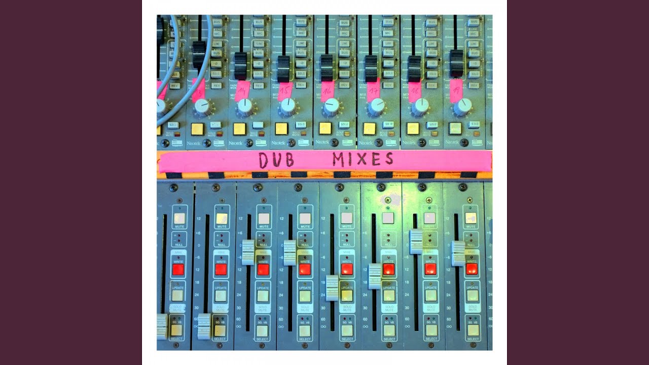 Ugly (Dub) (feat. Mavi Phoenix) - YouTube