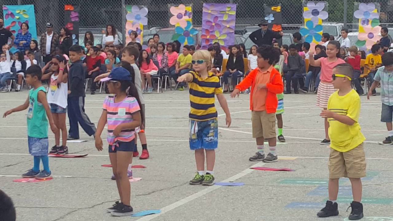 First grade dance - YouTube