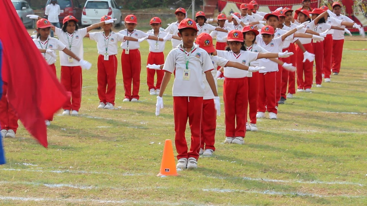 Mass drill at School sportsday - YouTube