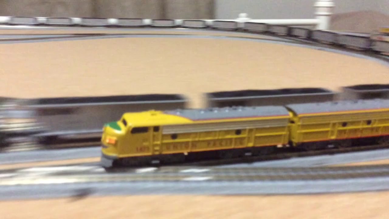 Jerry's Z Scale, Union Pacific passenger train (full) - YouTube