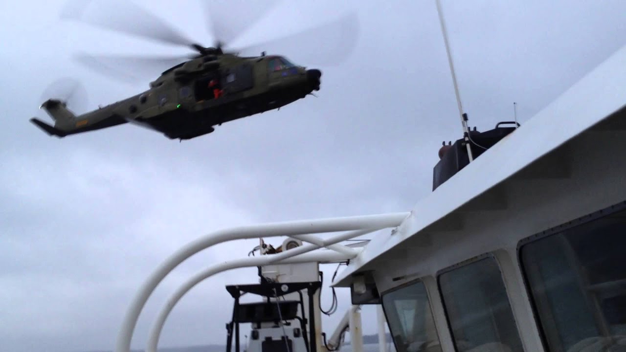Van Kinsbergen and Danish Coast Guard: Merlin inbound - YouTube