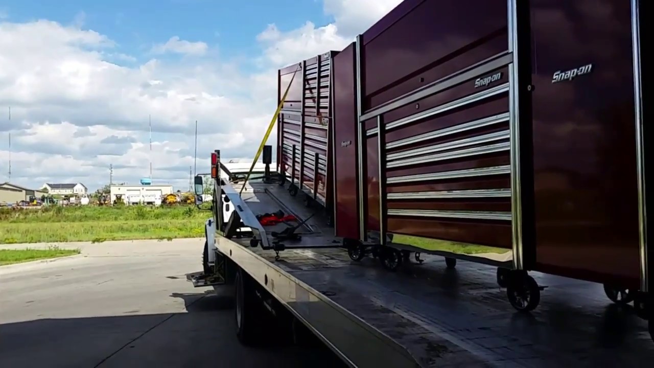 Moving a Jumbo Snap On Toolbox - YouTube