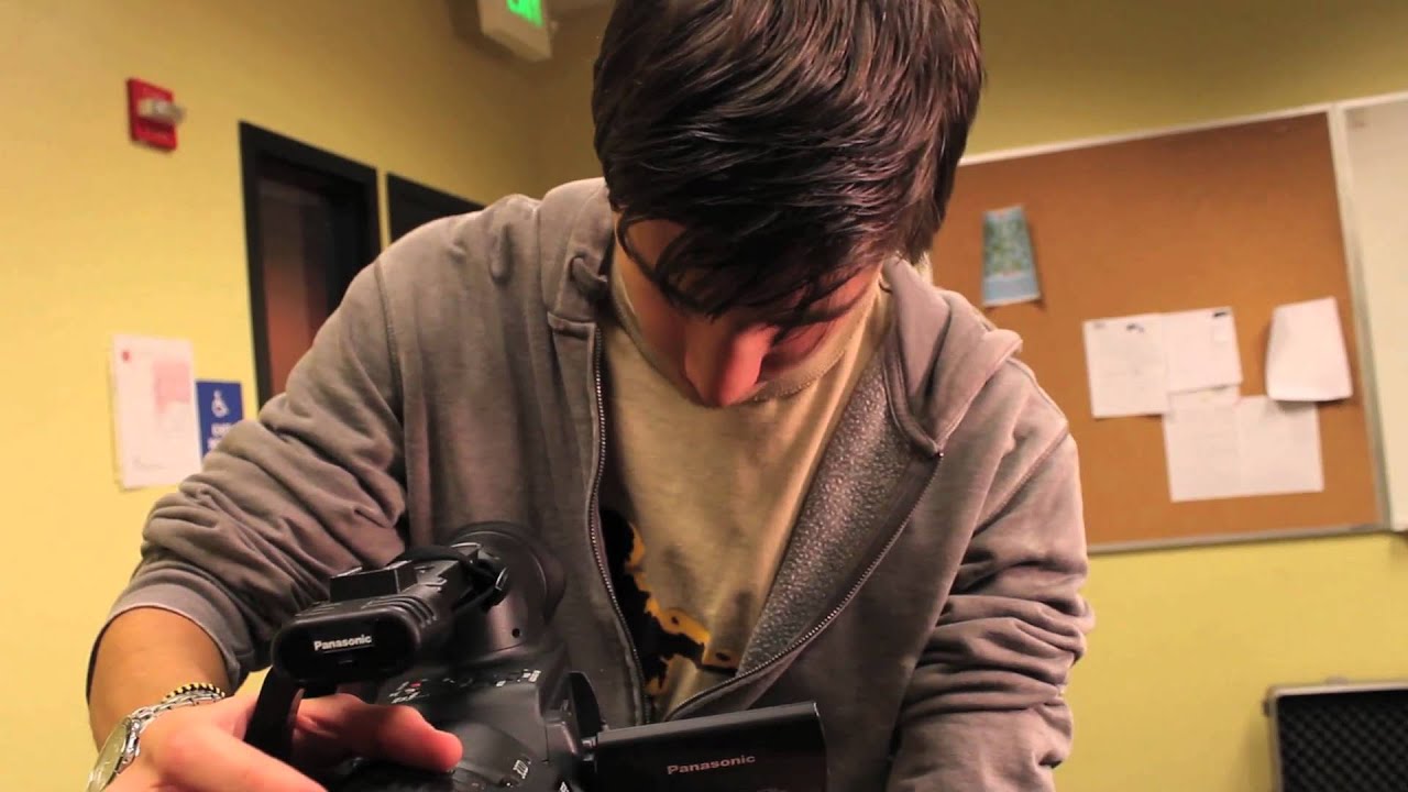 How to use the Panasonic HVX-200 - YouTube