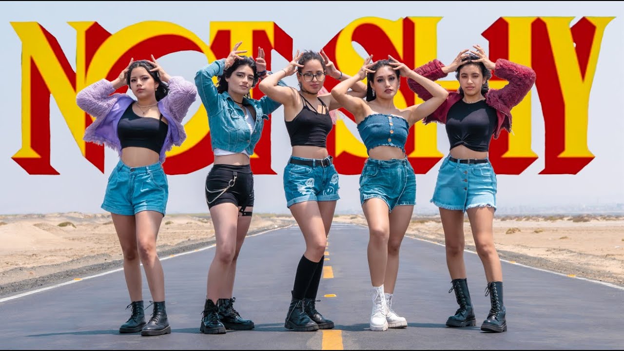 ITZY - NOT SHY (Dance Cover - Perú) l Alexia ft Flashlight ♡ - YouTube