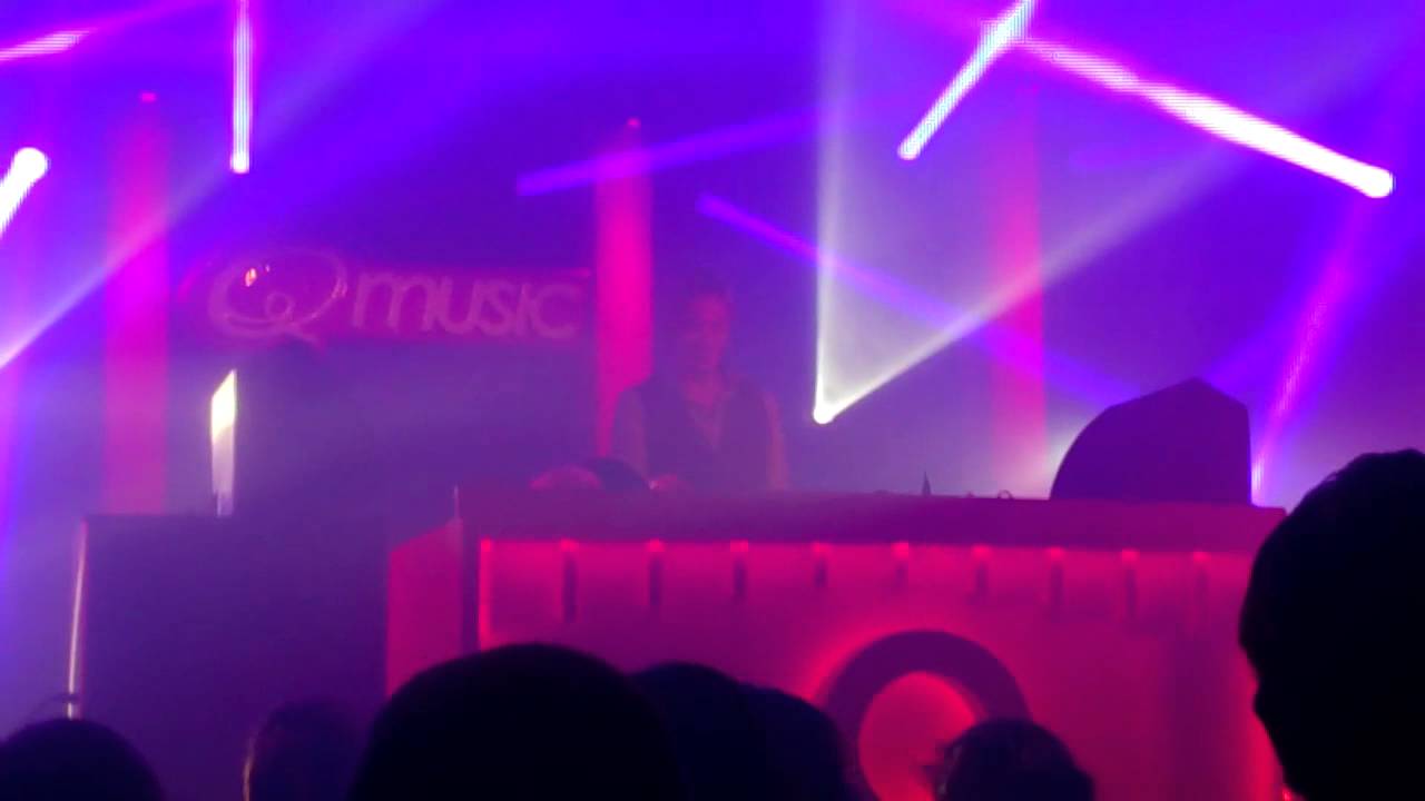 DJ Regi (live @ carré Q live week) part 3 - YouTube