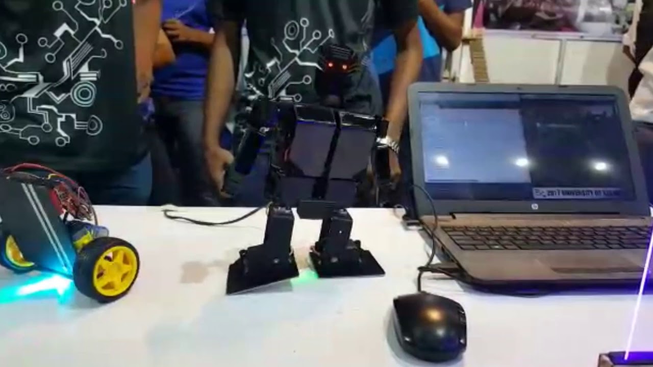BALANCING ROBOT WITH DANCING ROBOT - YouTube