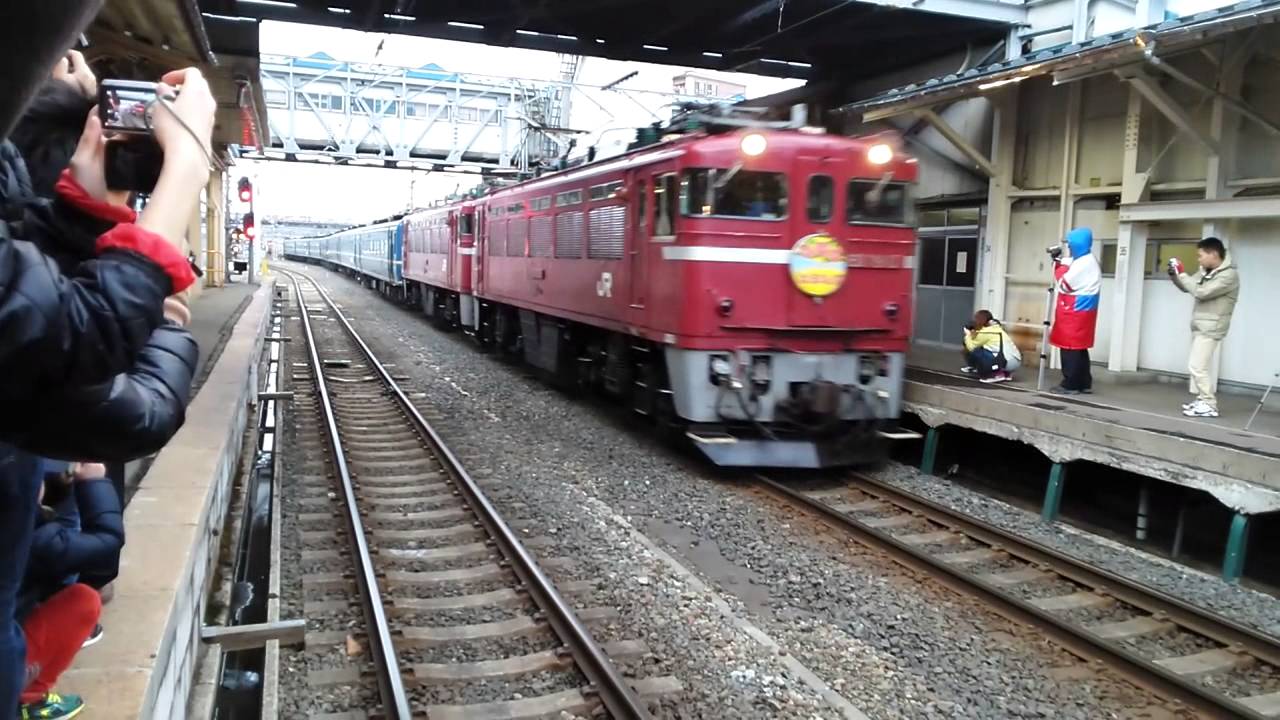 [消滅]JR北海道ED79-13+ED79-14重連牽引 急行はまなす号 青森到着 - YouTube