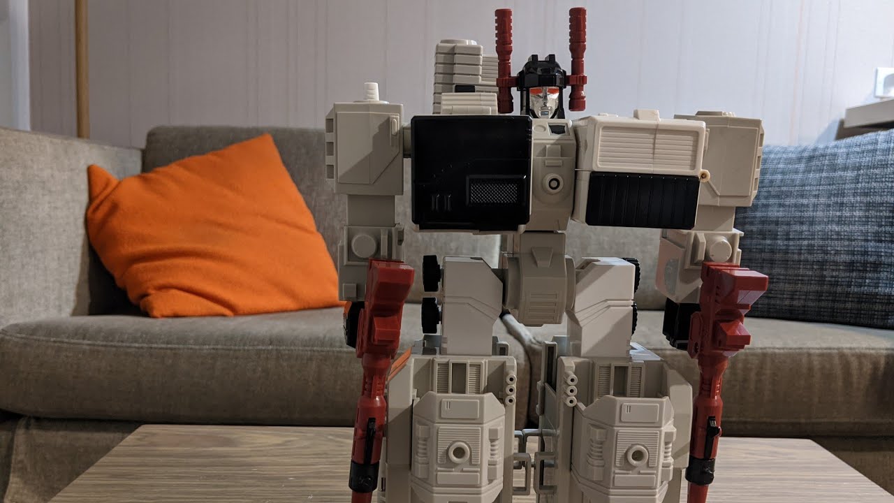 G1 Metroplex Review - YouTube