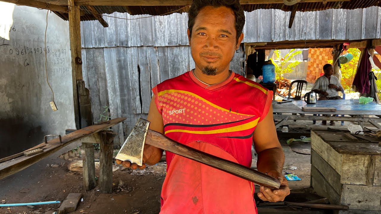 Blacksmithing - forging An Axe - YouTube