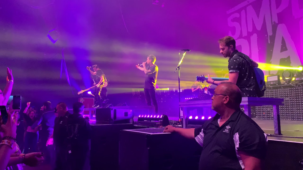 Simple plan- addicted live - YouTube