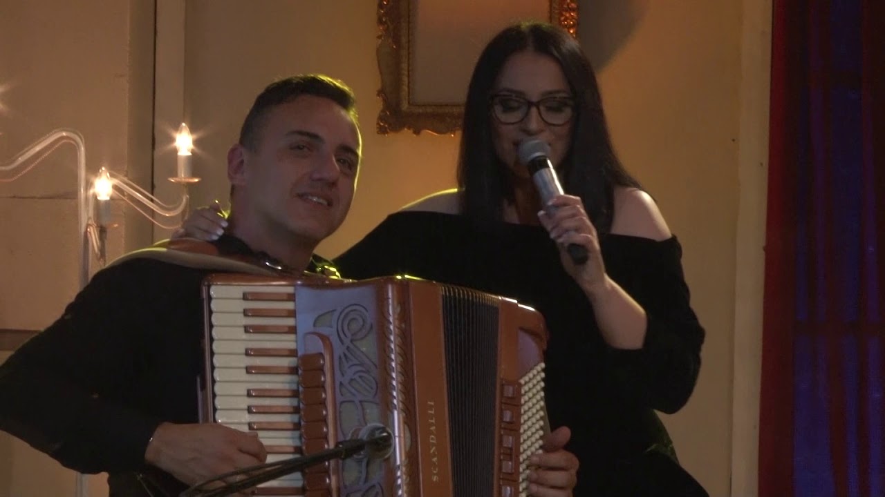 Aneta i Grupa Molika - Kade ste makedoncinja (LIVE Quarantine Show ...