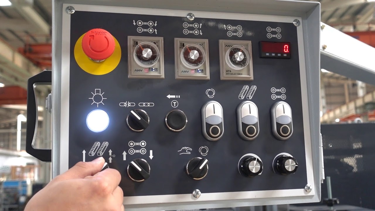 Leadermac Moulder infeed - YouTube