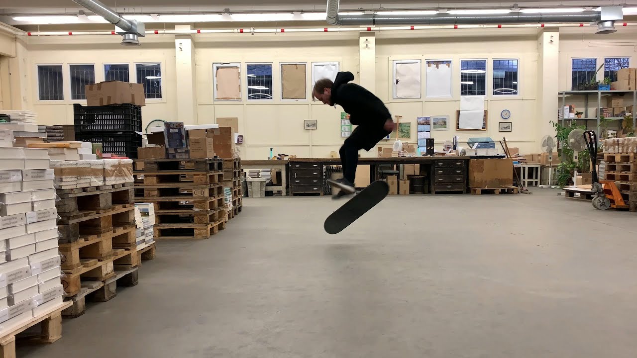 2 perfect kickflip and slipping on my first ever varial heel - YouTube