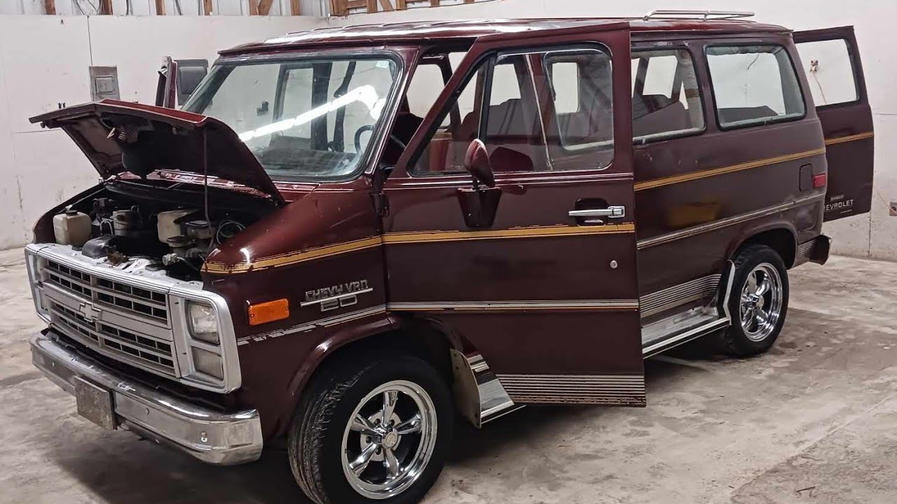 1988 Chevy G20 Van - YouTube