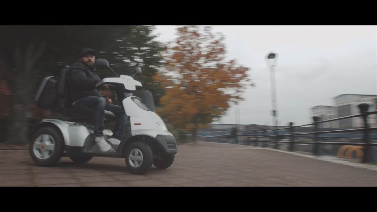 Wee Goose - Another Day in Belfast (Official Music Video) - YouTube