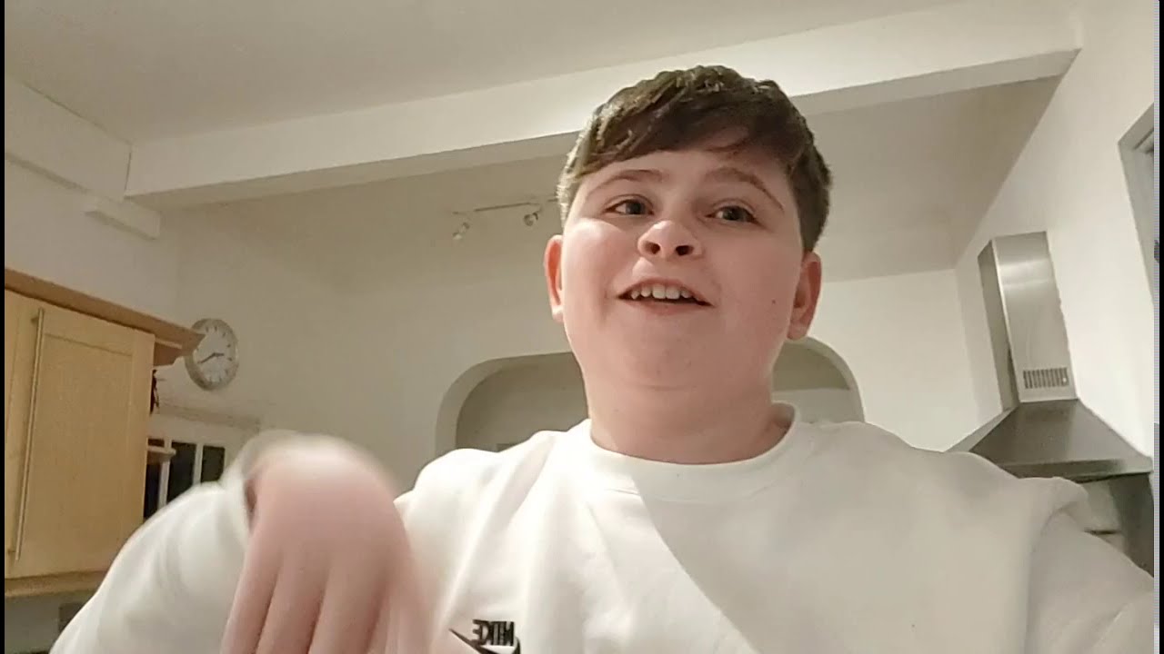 TEENAGER'S FIFA 21 GAMING SETUP (2021) - YouTube