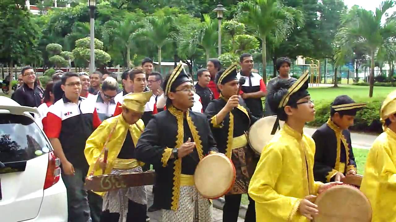 Uka Uka Team.MP4 - YouTube