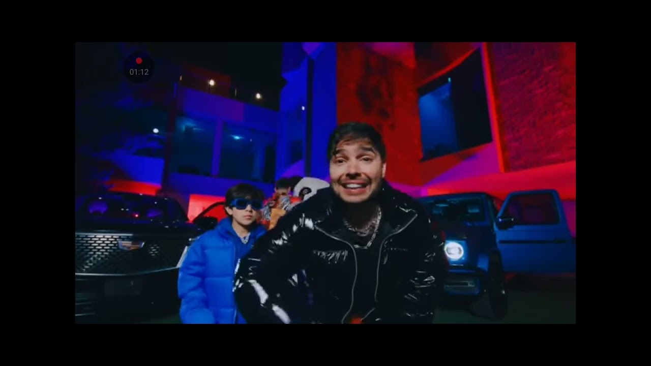 COMO ME GUFFY - Yolo aventuras (vídeo oficial) - YouTube