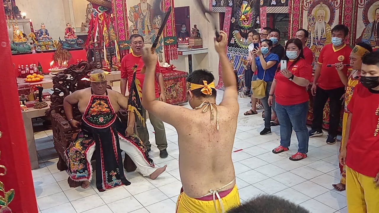 Going Into Trance for Zhang Gong Sheng Jun's (張公聖君) Birthday (Sept 2020 ...