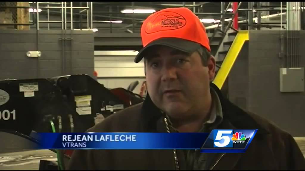 VTrans crews out in full force for storm - YouTube