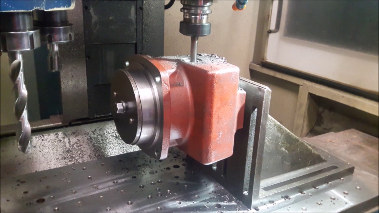 USINAGEM DE ROSCA FEITA NA FERRAMENTA EM CENTRO DE USINAGEM - YouTube