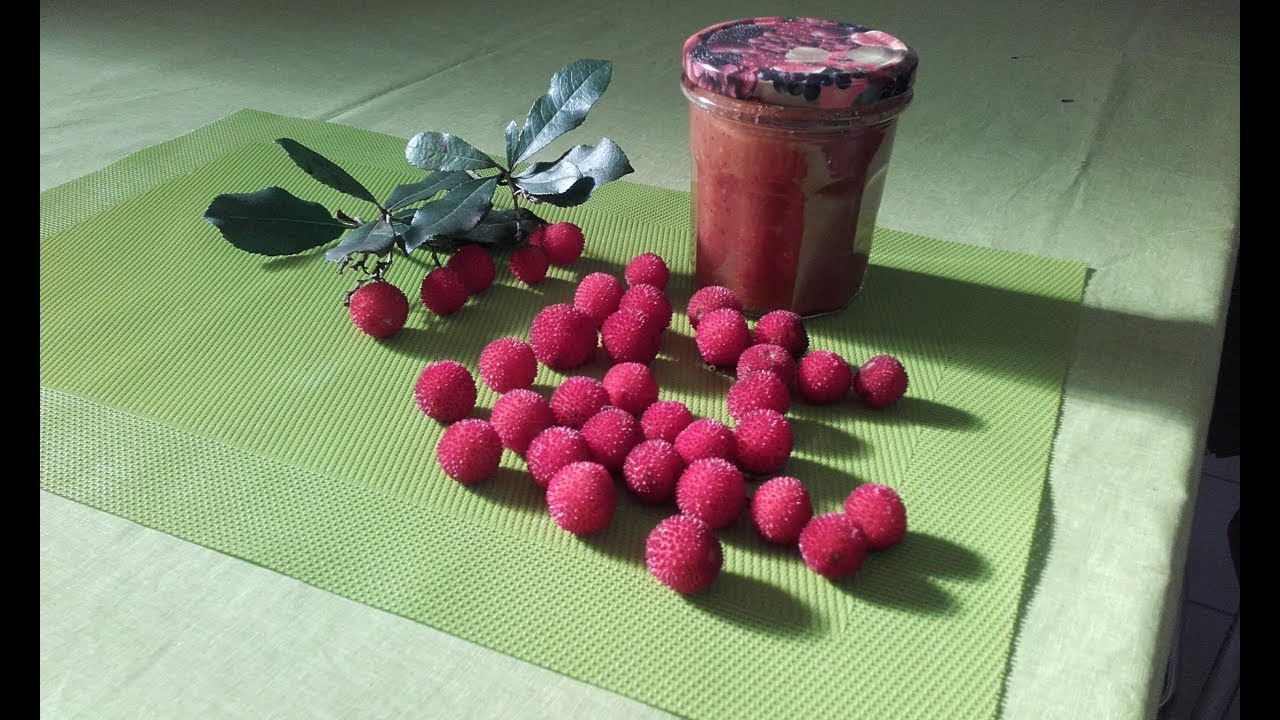 La Confiture d'arbouses (ou fruits de "l'arbre à fraises") - YouTube