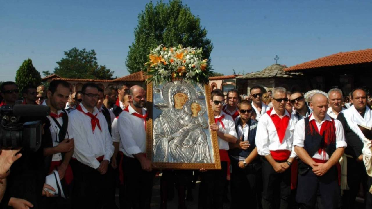 Δεκαπενταυγουστος στη Σιάτιστα - Οι Καβαλαρηδες της Παναγιας - YouTube