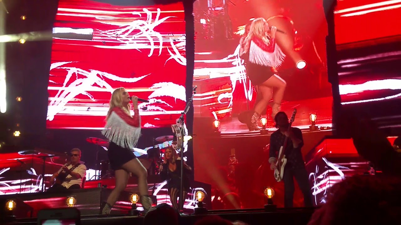 Miranda Lambert Gun powder and lead - YouTube