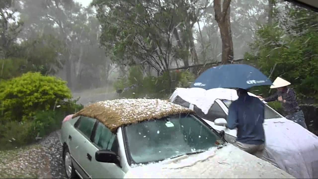 Melbourne Hail Storm on Christmas Day - YouTube