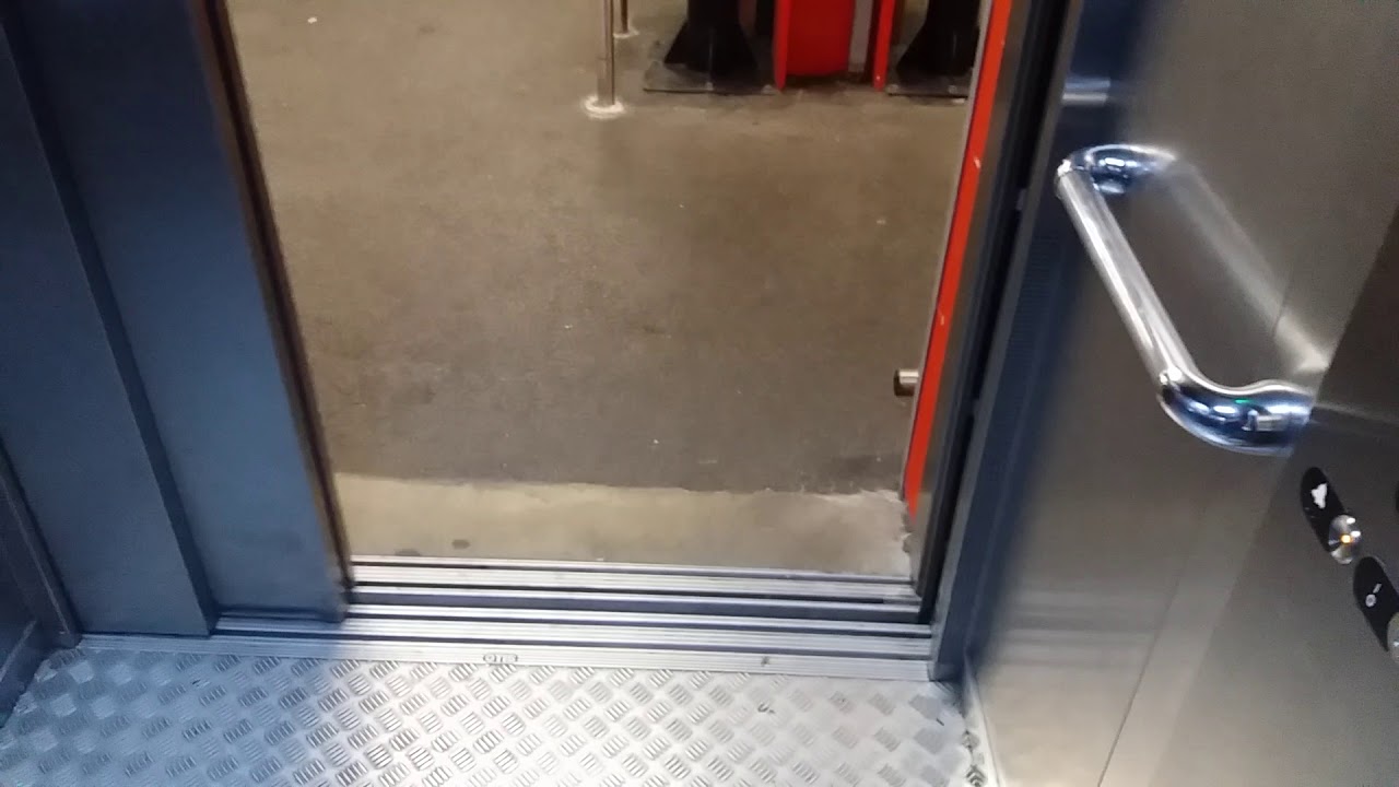 2011 Otis Gen2 Lift at Tesco Extra in Fareham - YouTube