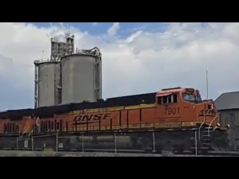 BNSF 7901 East at Monolith and then at Mojave. Friendly BNSF Crew!!! - YouTube