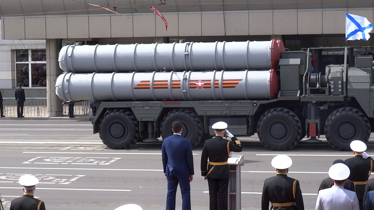 Iskander rockets on the Victory Day Parade in Kaliningrad, 2019 - YouTube