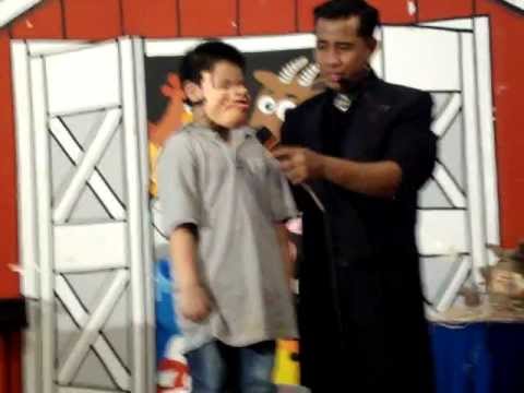 chuy's very funny puppet mask show! - YouTube