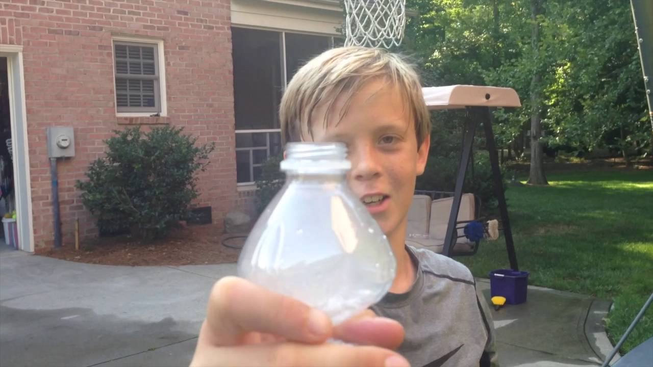 AWESOME WATER BOTTLE MAGIC TRICK!! - YouTube