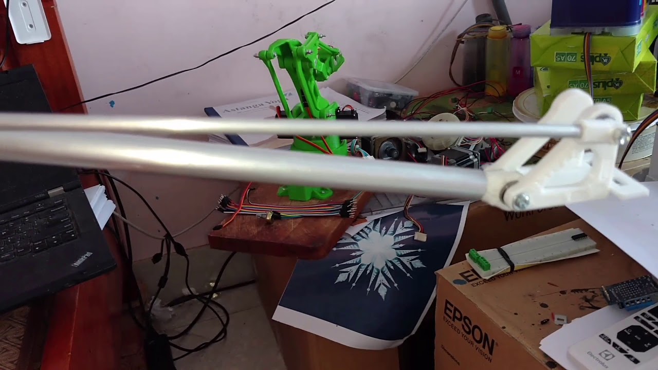 Robot arm with 3 steppers and arduino, just 80% finished,missing - YouTube