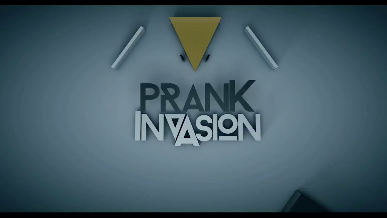 Kissing Pranks bikini girl edition [Prank invasion ] - YouTube