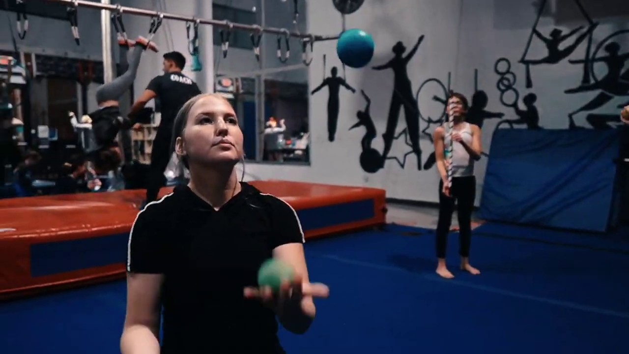 Meet the Aerial Angels of Trapeze Las Vegas - YouTube