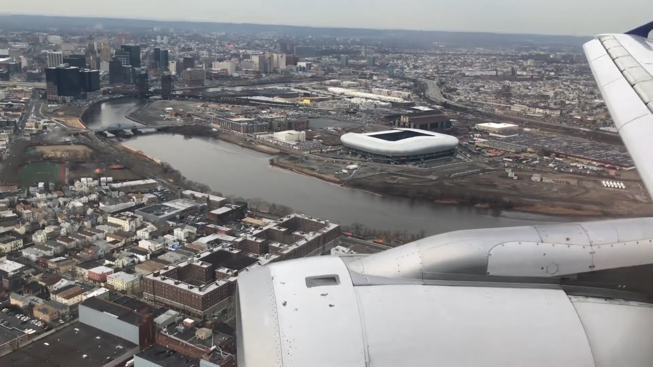 United A320 - Landing into EWR Runway 22L - Newark Liberty ...