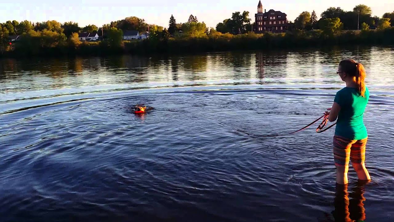 Alix's first swim of 2015 - YouTube
