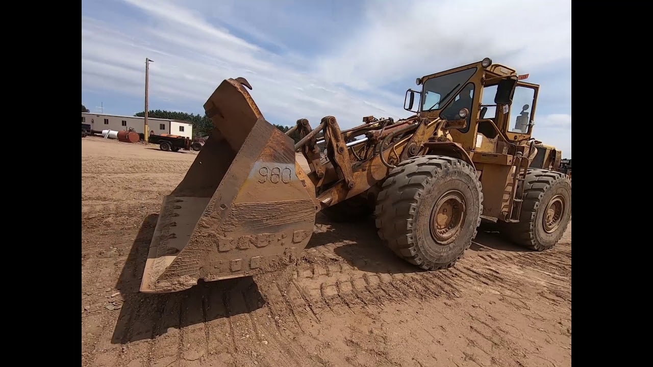 Cat 980B - YouTube