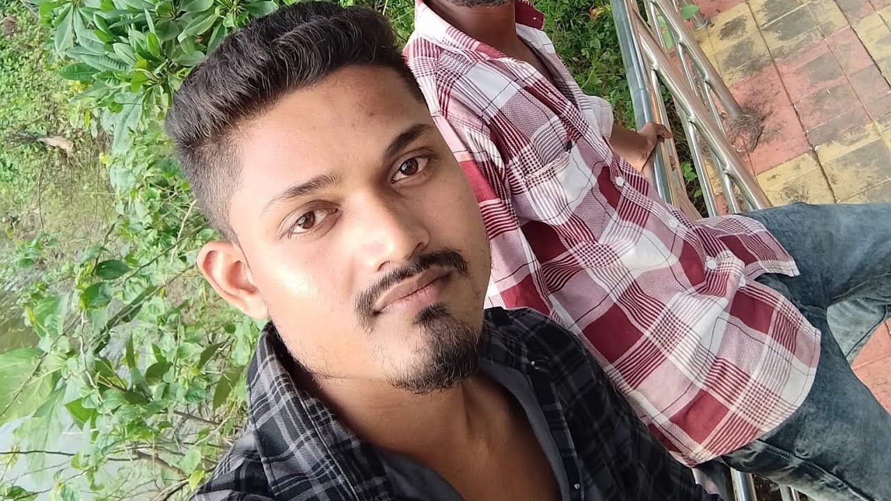 Raj ji Gorakhpuriya is live! welcome to my live good night friends ...