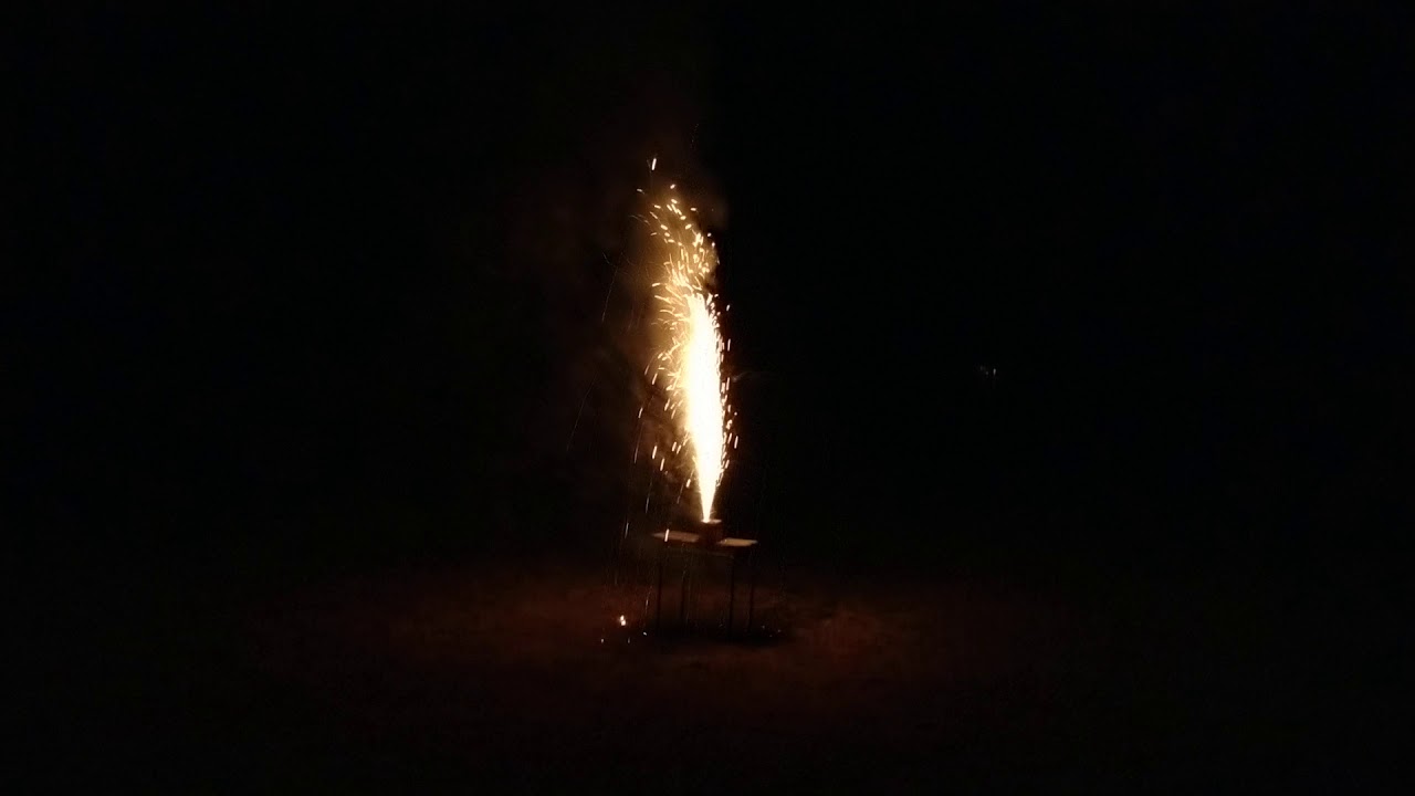 Kinetic Strike from TNT Fireworks - YouTube