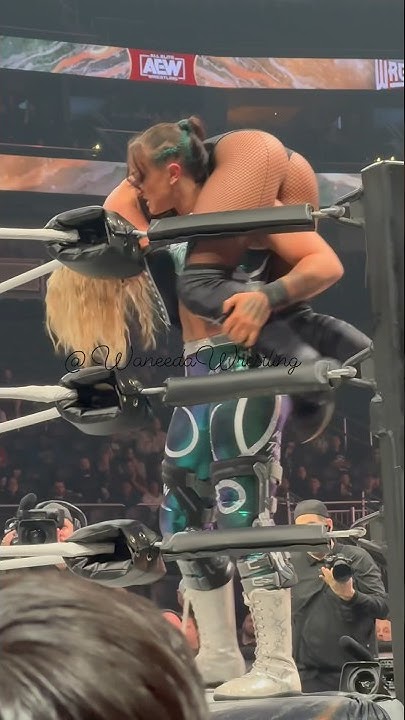 Julia Hart v Kris Statlander 🪐🖤 - AEW Wrestledream #wrestling #aew #womenswrestling - YouTube