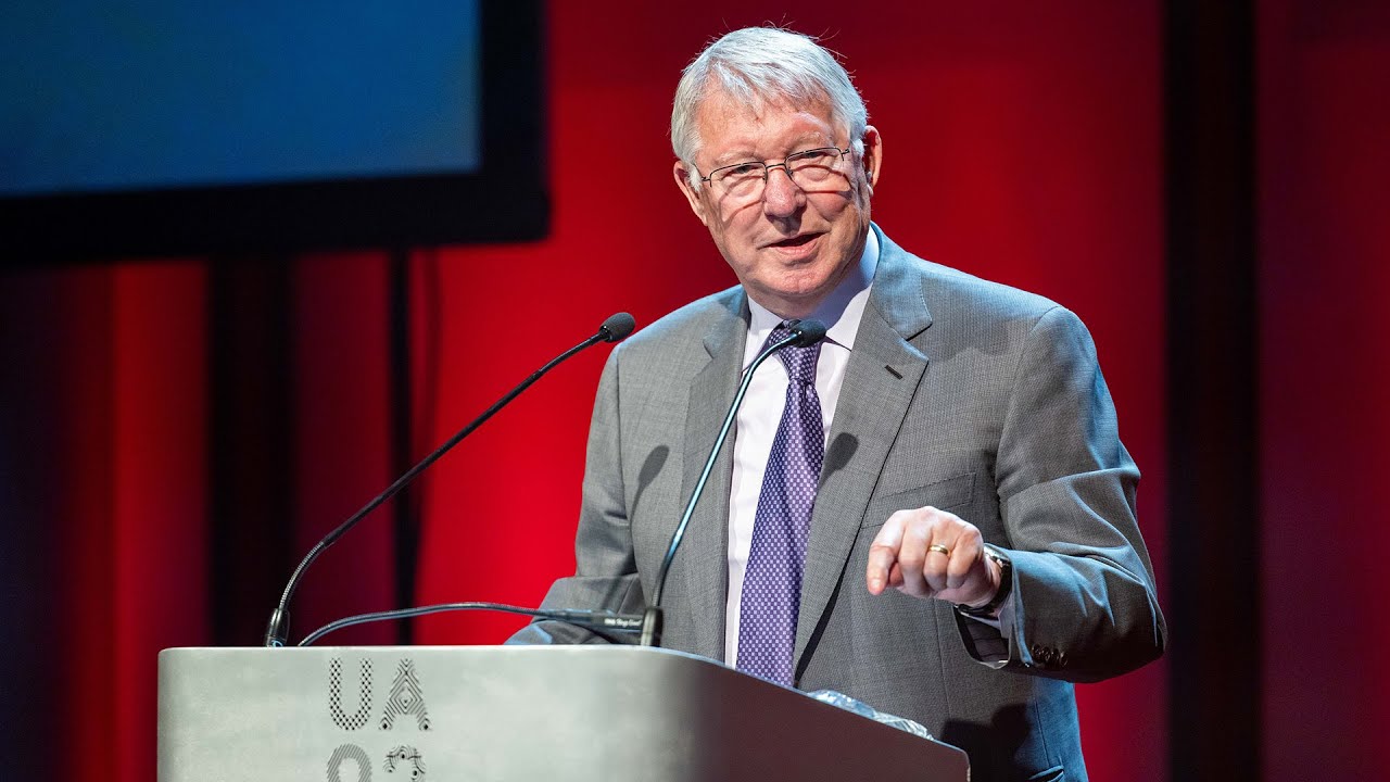 Graduation 2022 | Sir Alex Ferguson speaks at our first ever graduation ...