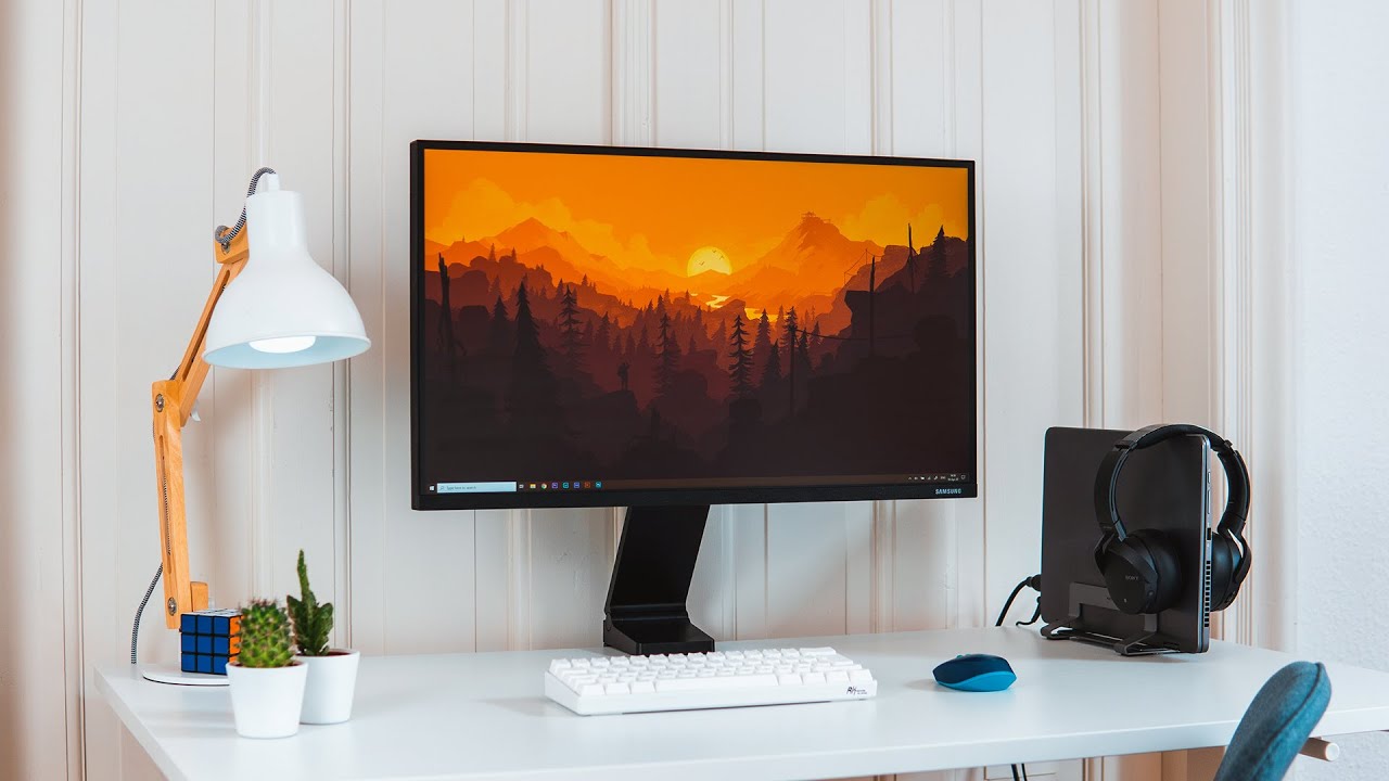 Minimalist & Productivity focused Student Desk Setup - YouTube