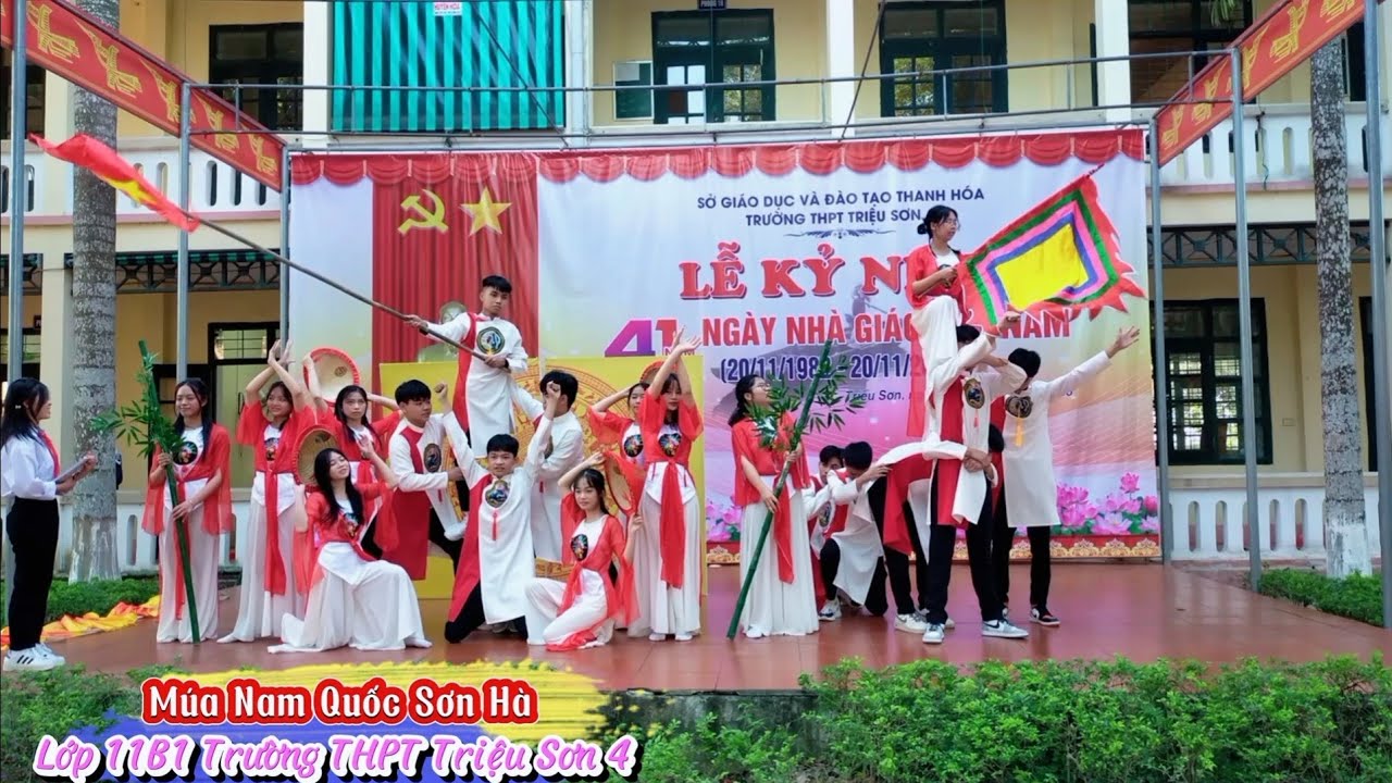 Múa Nam Quốc Sơn Hà - Lớp 11B1 Trường THPT Triệu Sơn 4 biểu diễn. - YouTube