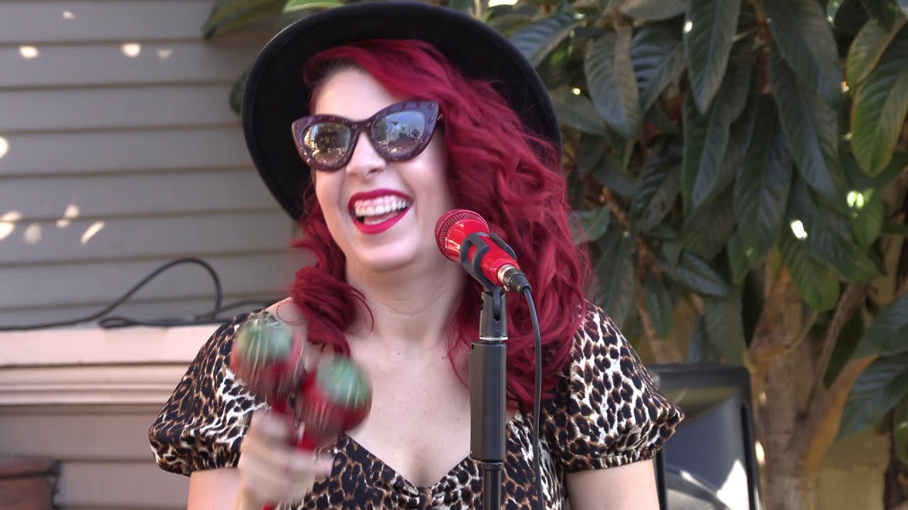 Whitney Shay and Robin Henkel Curbside Concert Nov. 1, 2020 - YouTube