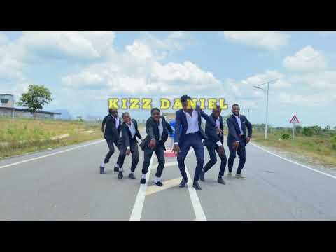 Kizz Daniel - Chek Official Dance Video By DWPACADEMYHO - YouTube